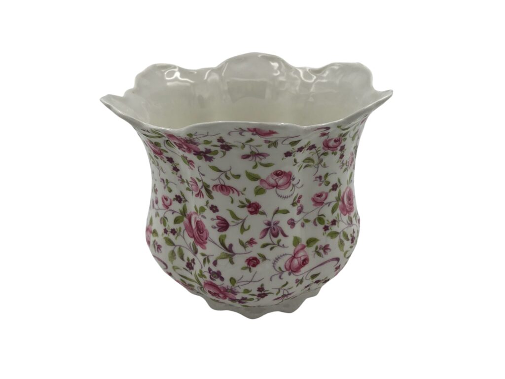 St. George's Rose Flower Vase | 51 Vintage La Vie Lane